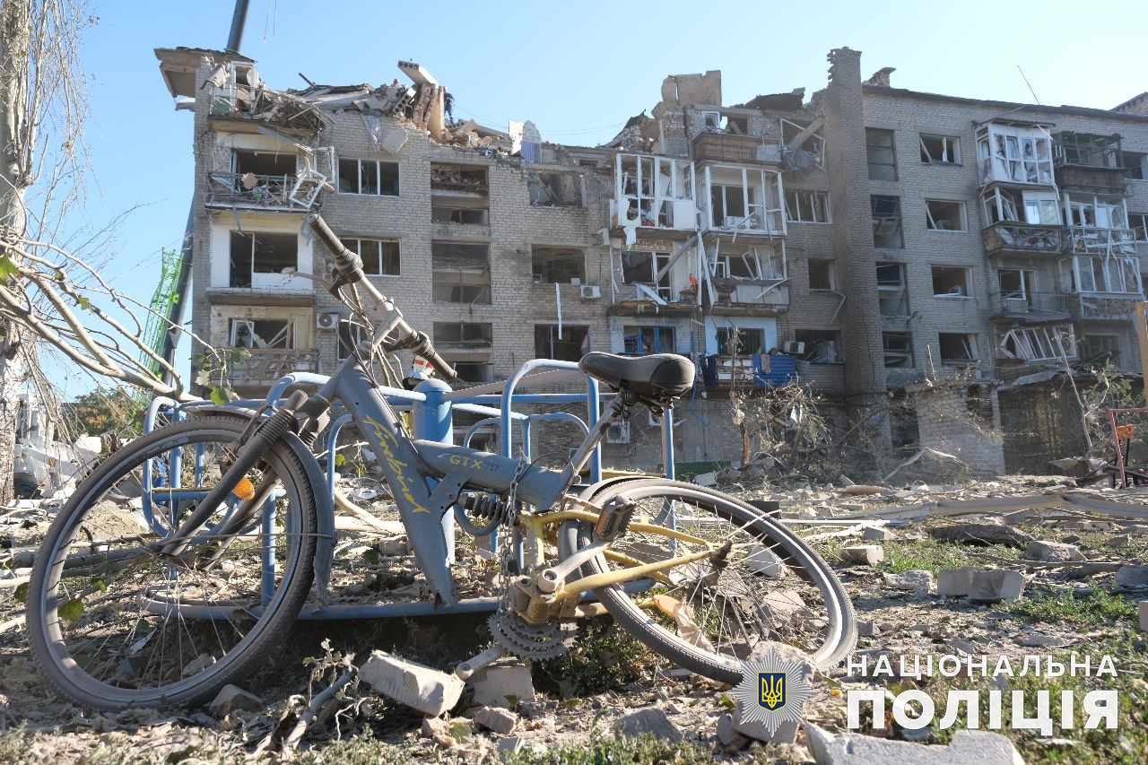 Донеччина за добу росіяни здійснили 16 вогневих атак по мирному населенню 5 осіб загинуло Букви